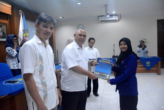 Penghargaan Dosen Pembimbing dan Mahasiswa Berprestasi FMIPA UNY Tahun 2023 | Universitas Negeri ...